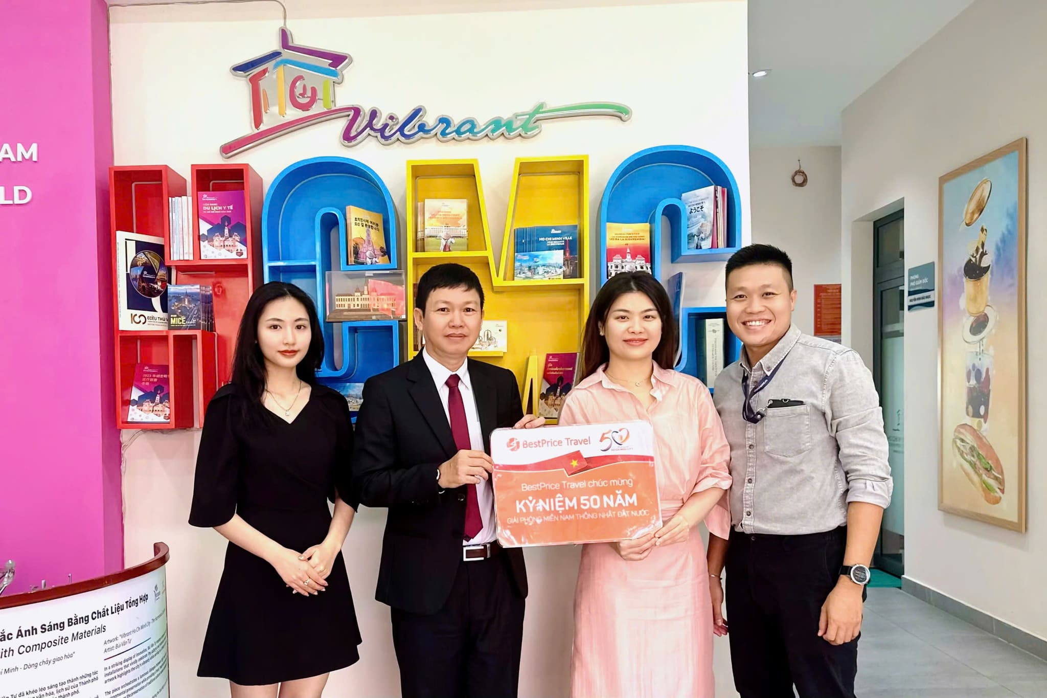 BestPrice Travel lan tỏa tinh thần dân tộc qua 1.000 phần quà gửi tặng ...