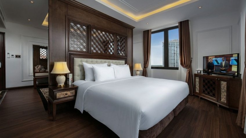 Đặt The Q Hotel Quận Ba Đình giá tốt nhất - BestPrice