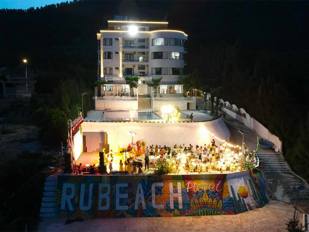 Overview Rubeach Hotel & Restaurant